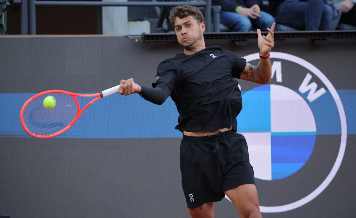 Atp 500 Amburgo 2026, Cobolli eliminato all'esordio da Buse